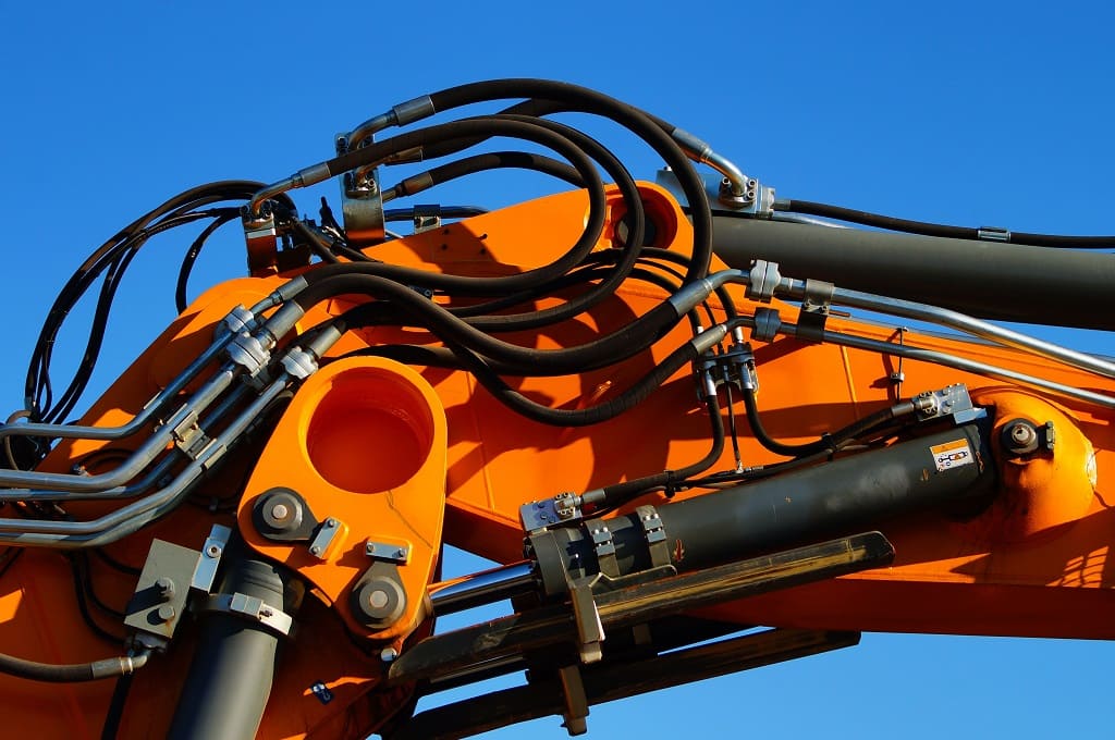 Pneumatic vs Hydraulic Cylinders: The Difference Pneumatic vs Hydraulic Cylinders: The Difference